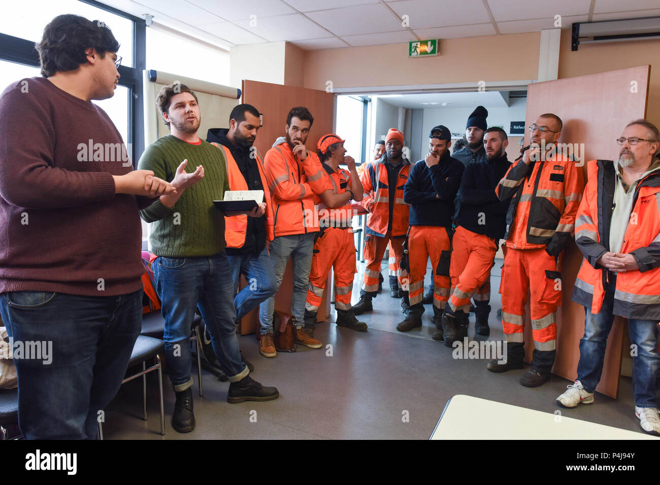 Cgt railway workers hi-res stock photography and images - Alamy