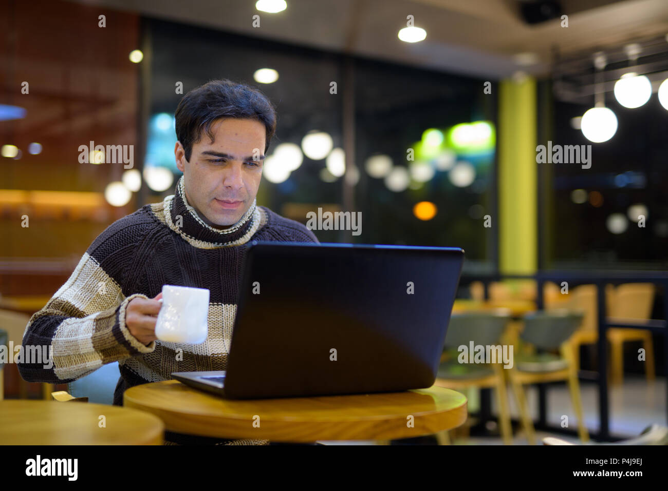 Man and laptop hi-res stock photography and images - Alamy