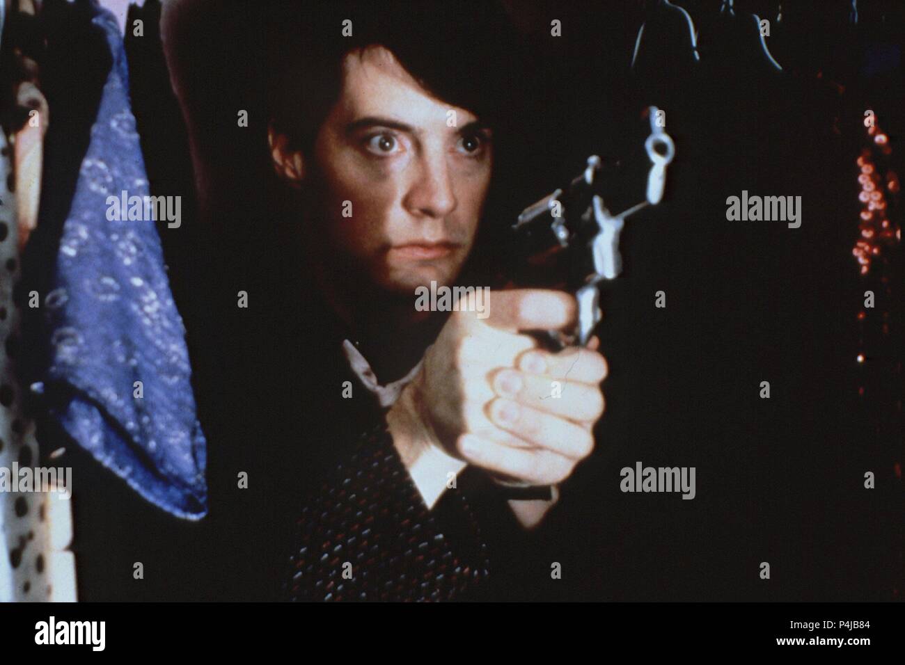 Blue velvet 1986 kyle hi-res stock photography and images - Alamy