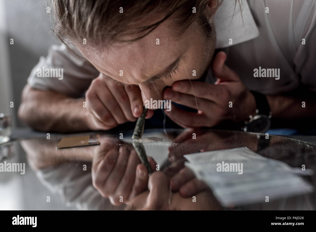 Drug sniffing hi-res stock photography and images - Alamy