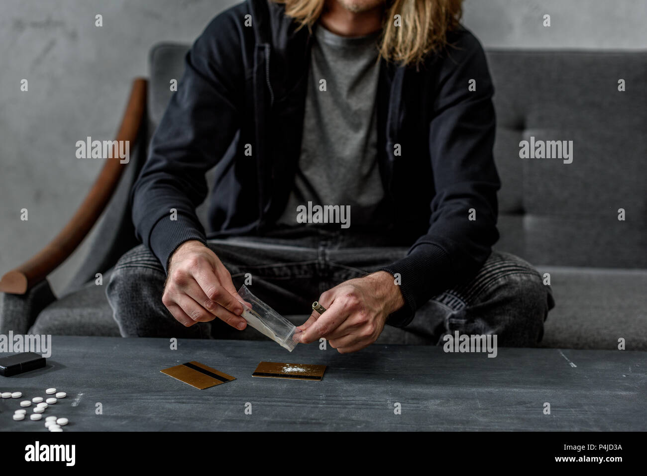 Man Snorting Cocaine Stock Photos & Man Snorting Cocaine Stock Images ...