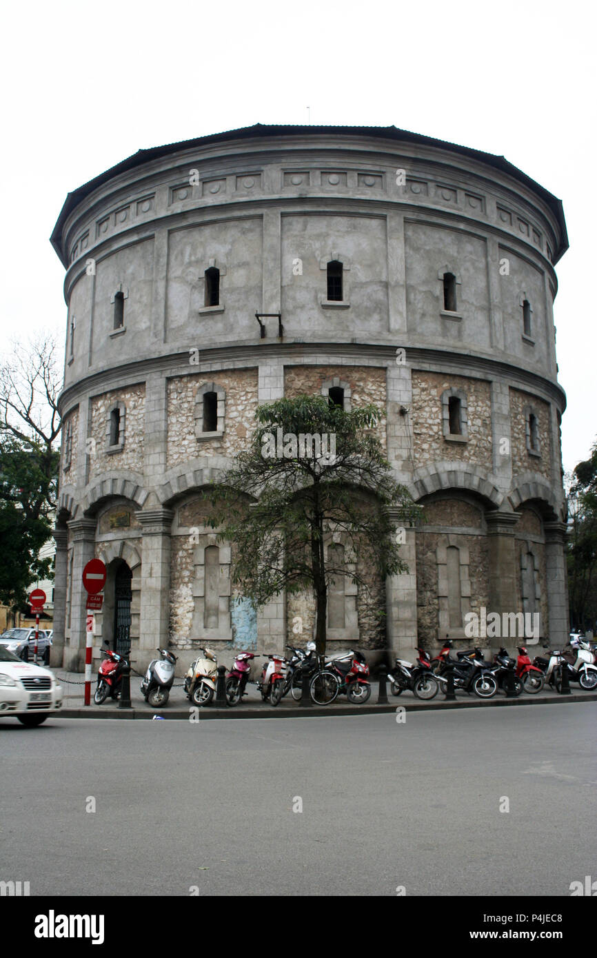 Round building hi-res stock photography and images - Alamy