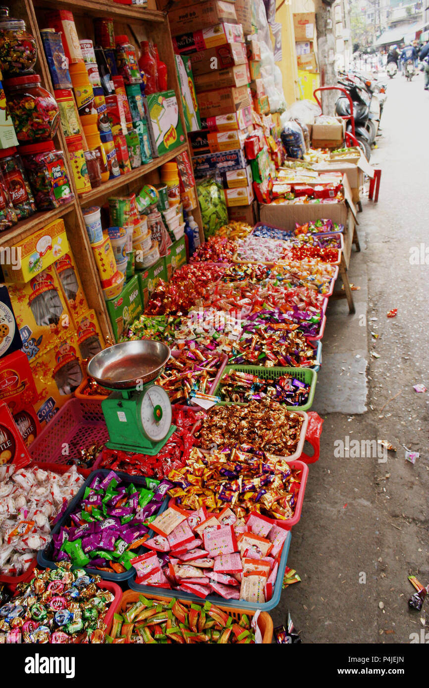 Coloured sweets hi-res stock photography and images - Alamy