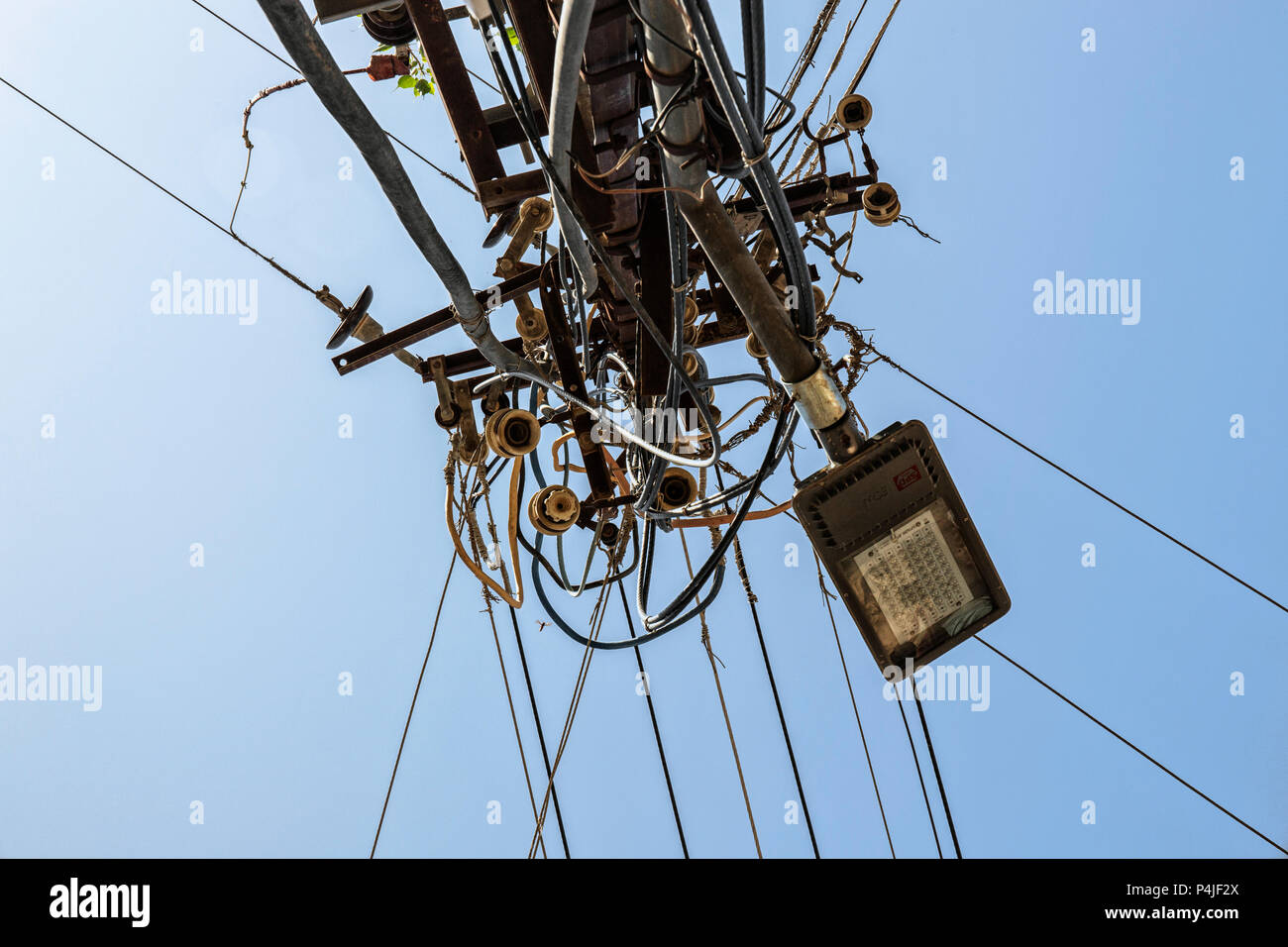 Wires electrical broken connection hi-res stock photography and images ...