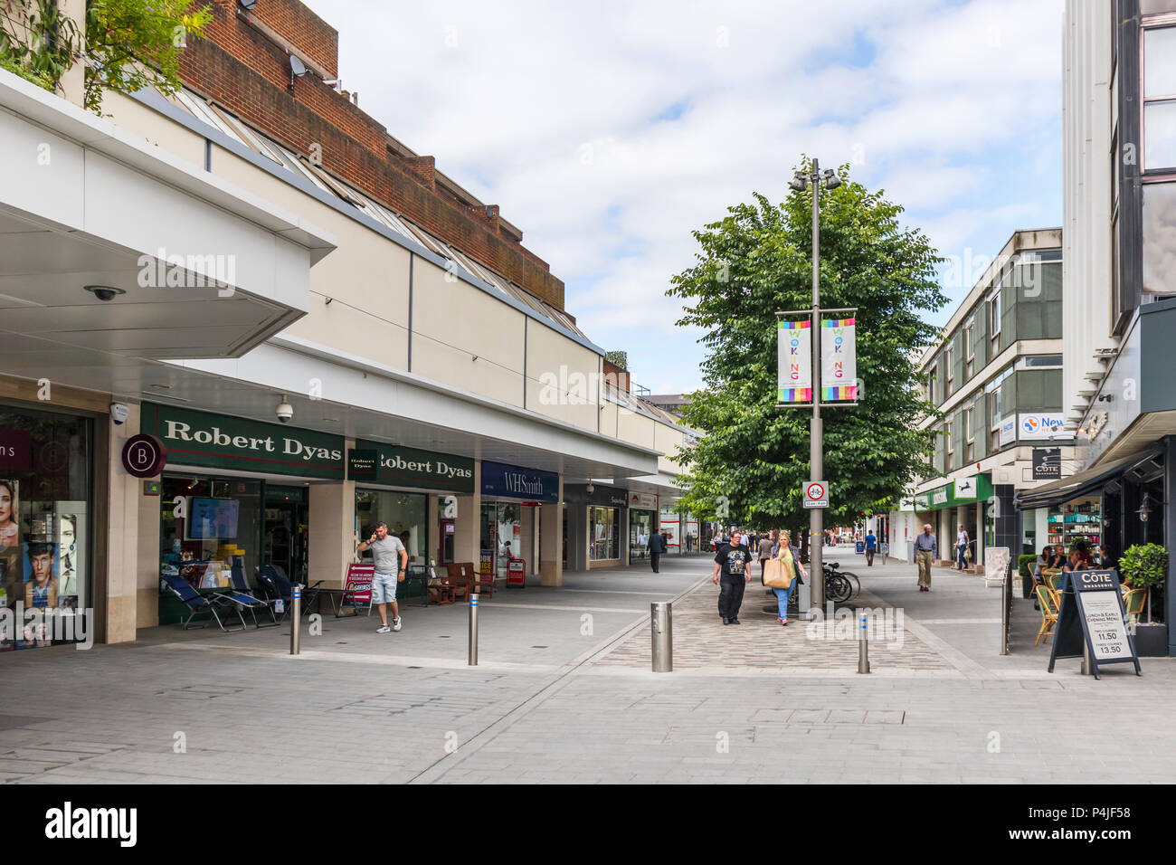 Pedestrianised shopping area and shops including Robert Dyas in ...