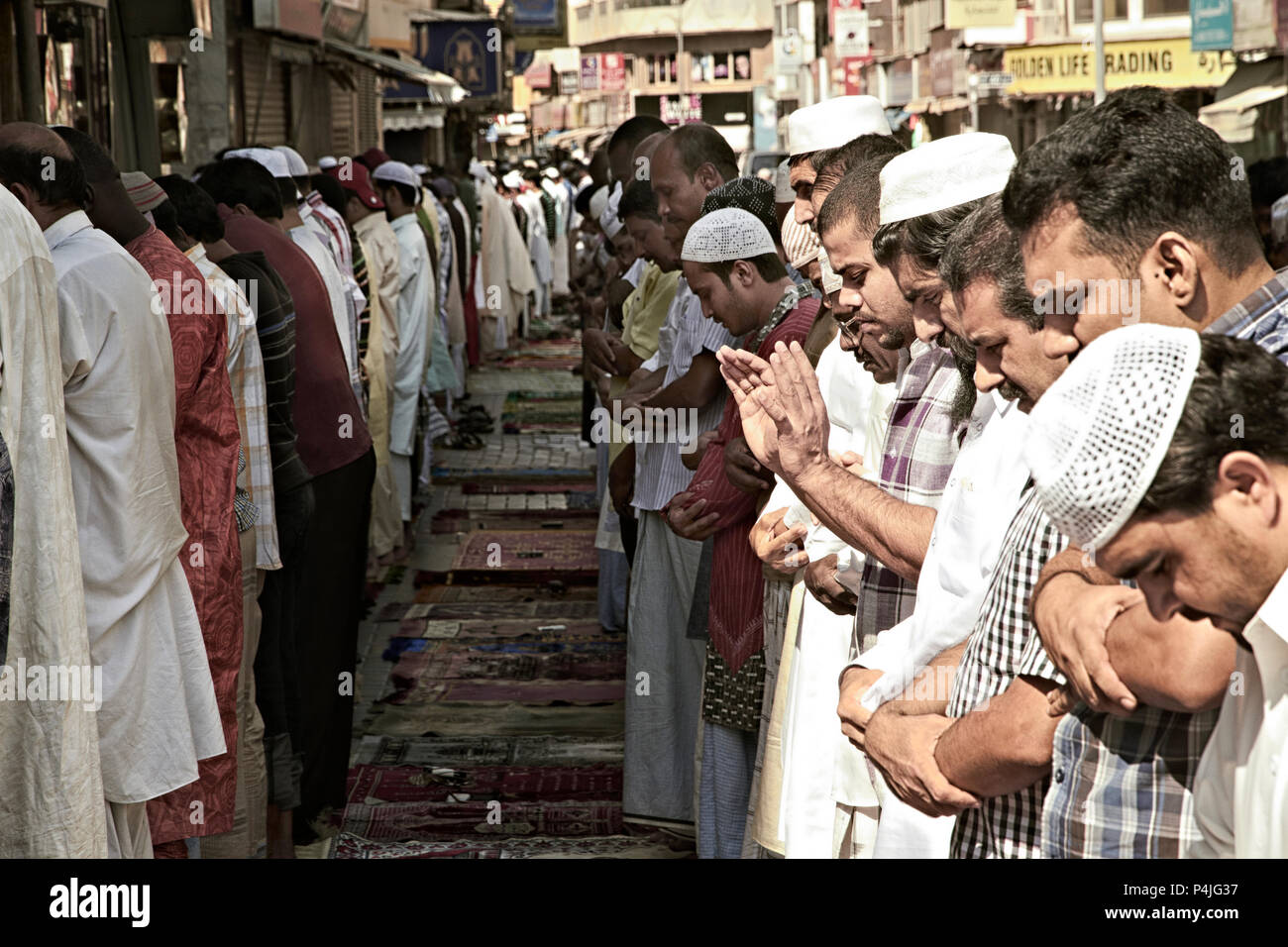 Muslim praying kaaba hi-res stock photography and images - Alamy