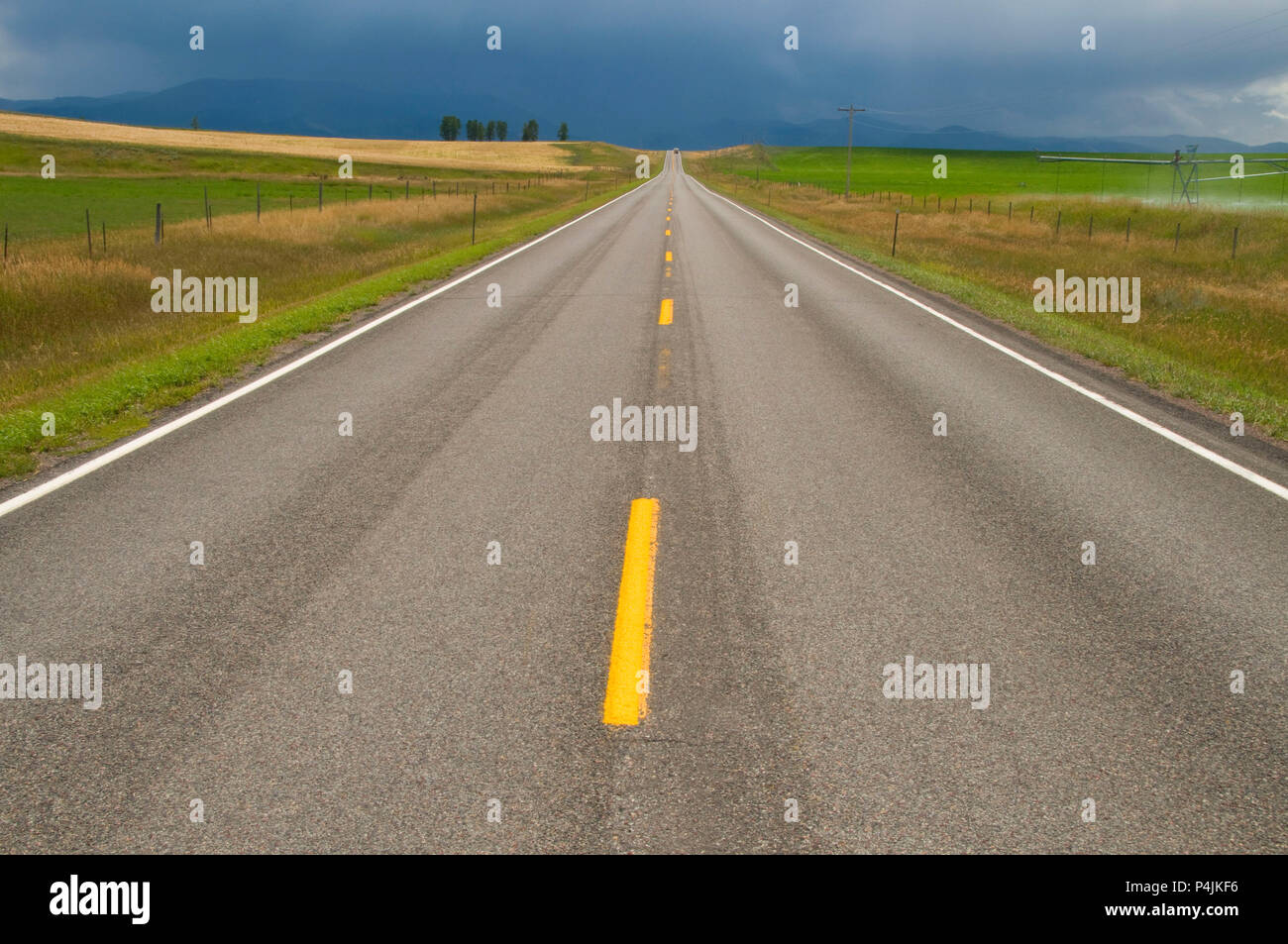 Rural Road Grassland Highway High Resolution Stock Photography and ...