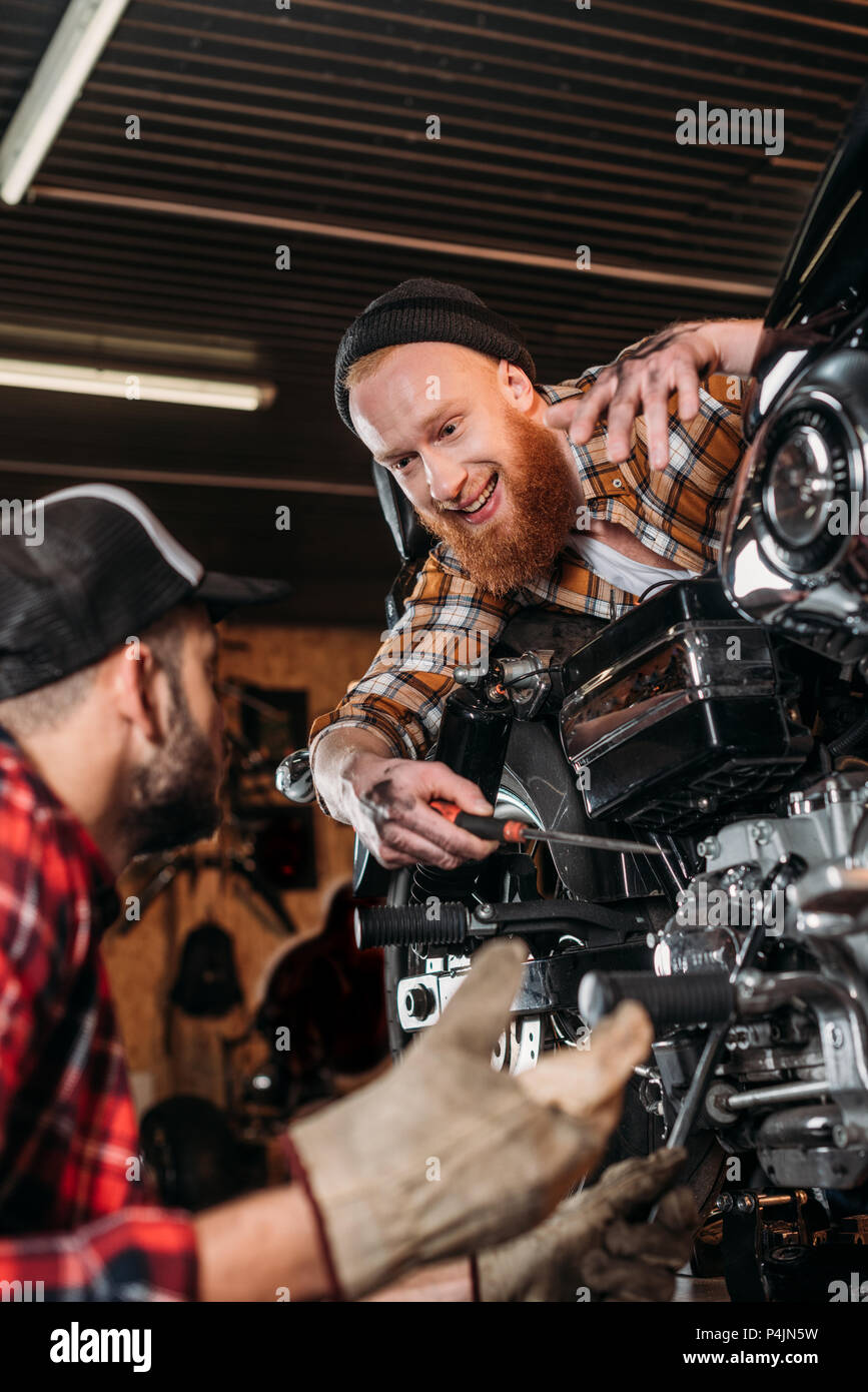 Old fashioned mechanics workshop garage hi-res stock photography and ...