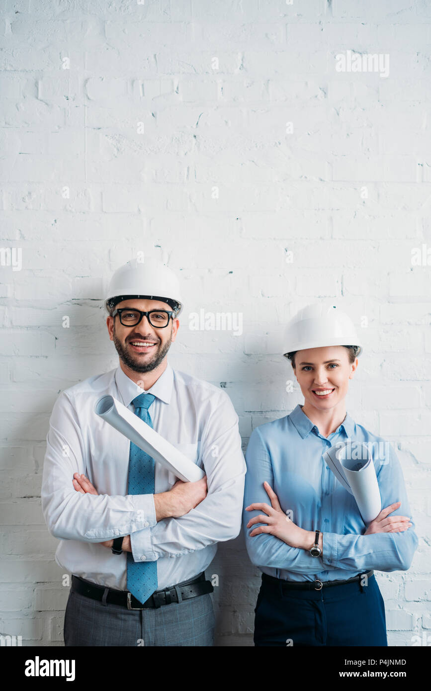 Businessman woman in hard hats hi-res stock photography and images - Alamy