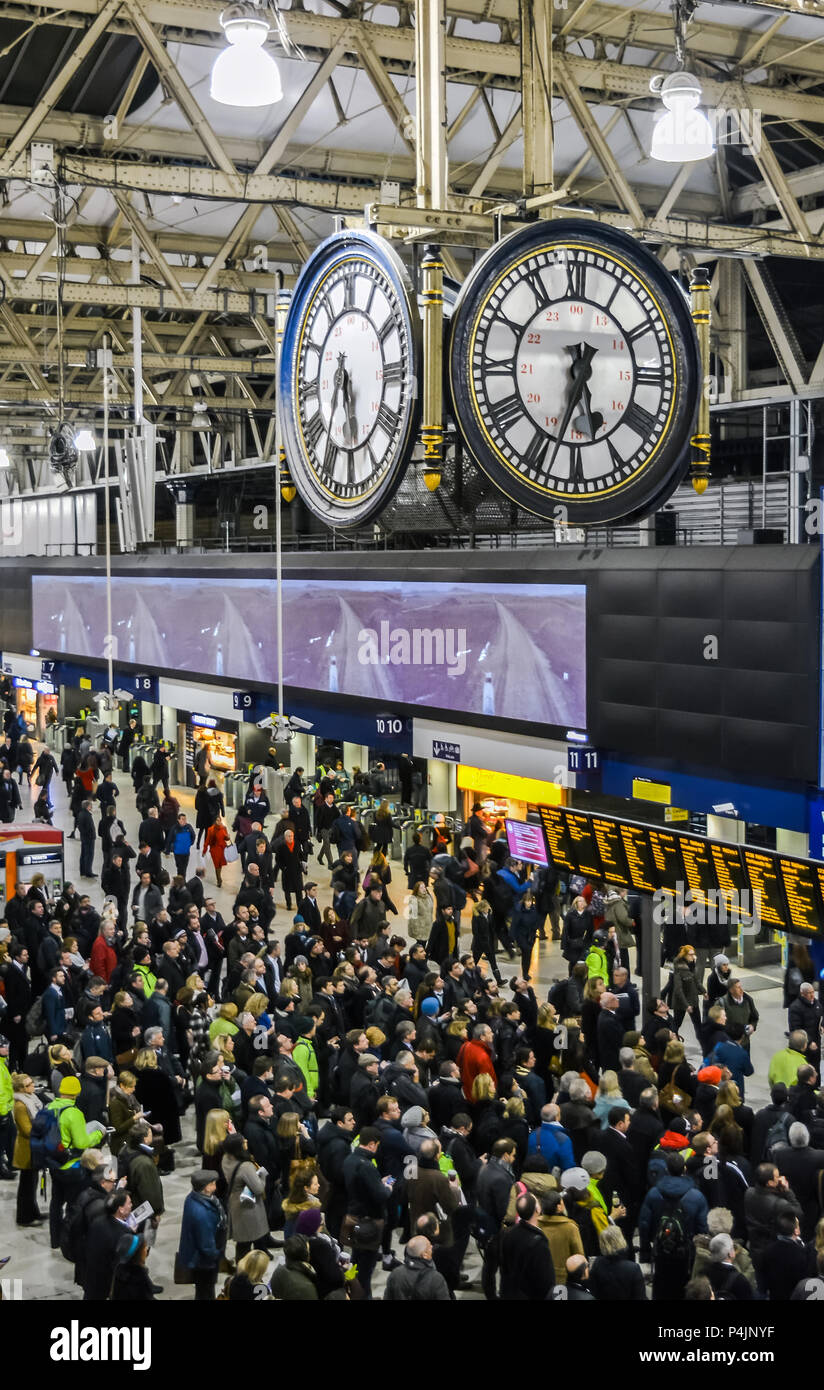 Waterloo clock hi-res stock photography and images - Alamy
