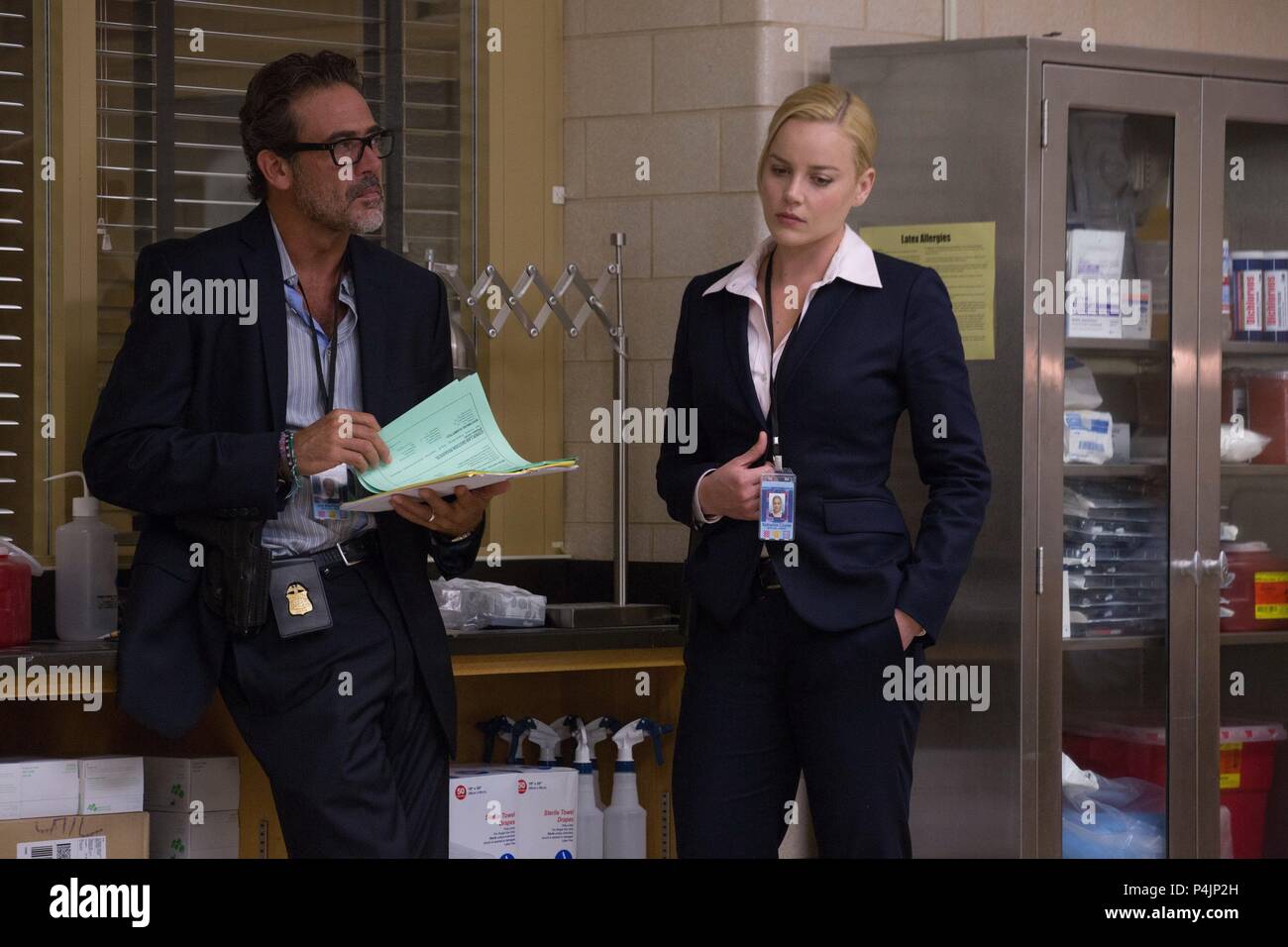 Solace 2015 abbie cornish hi-res stock photography and images - Alamy