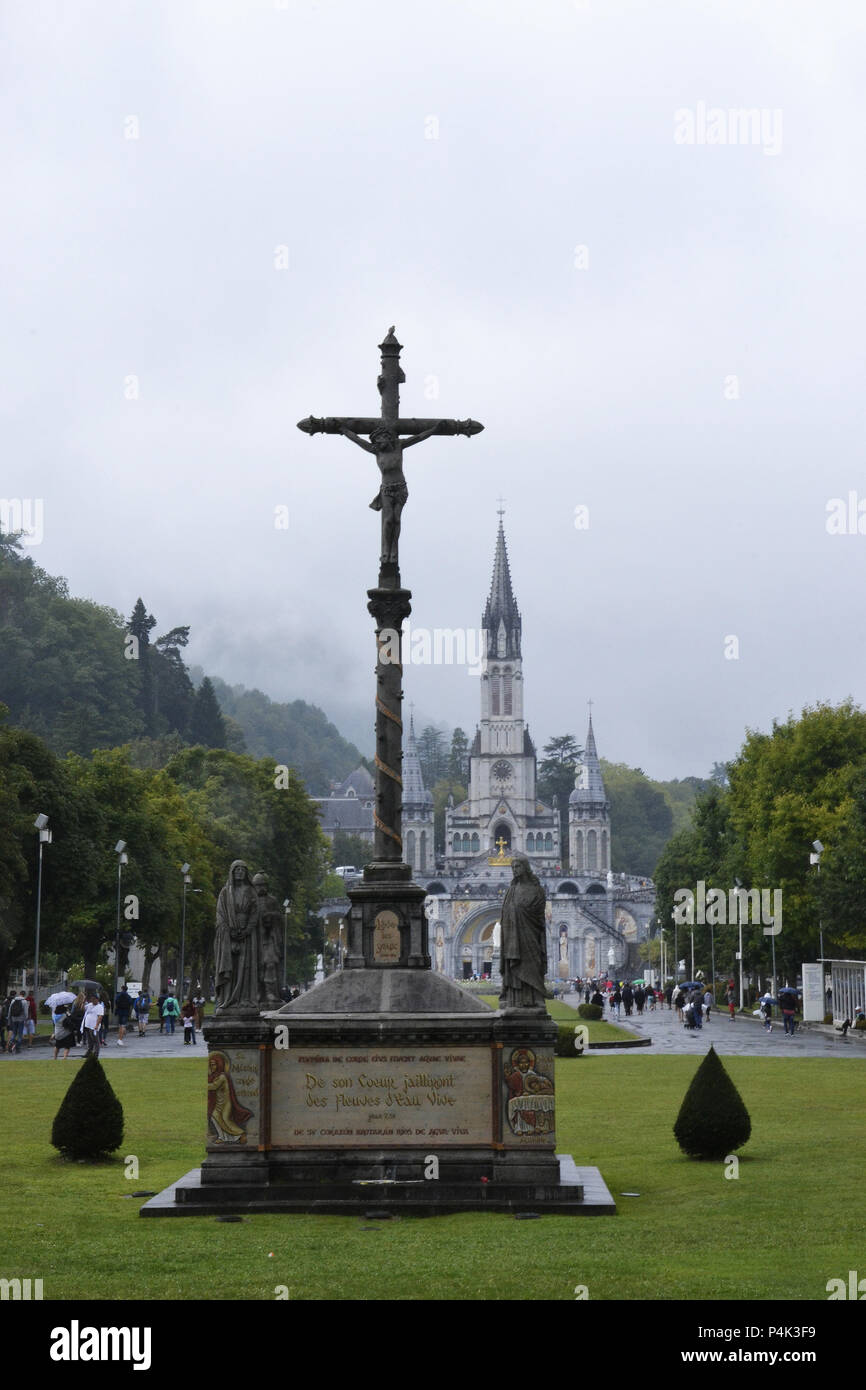 Streets lourdes france hi-res stock photography and images - Alamy