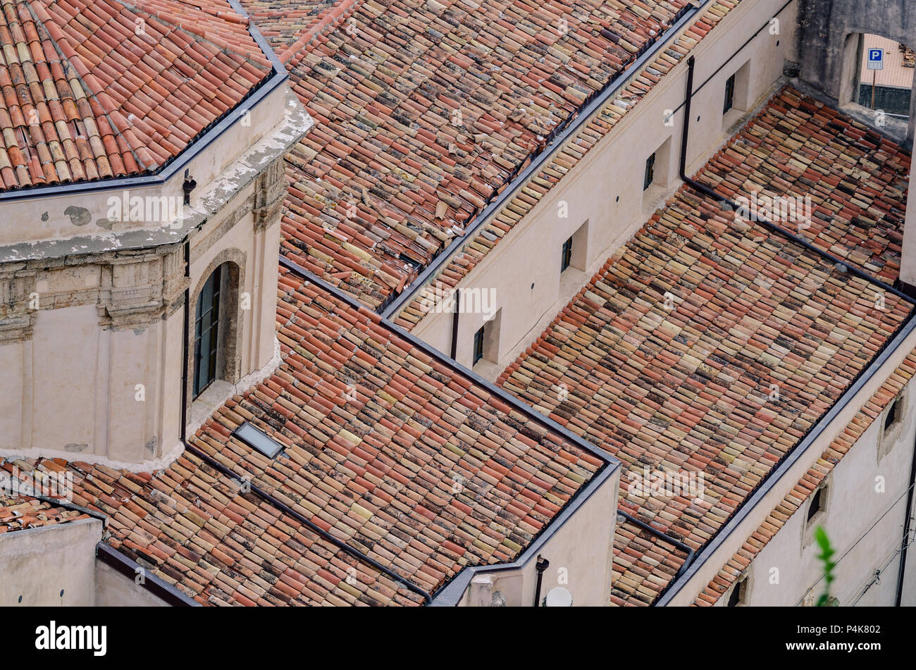 detail of an ancient Italian roof Stock Photo - Alamy