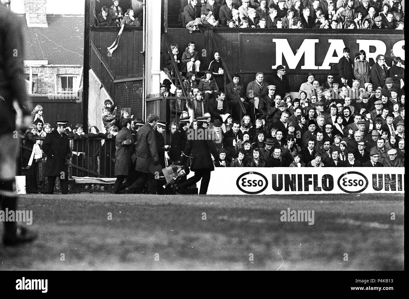 Leeds v Middlesborough 1975 Stock Photo - Alamy