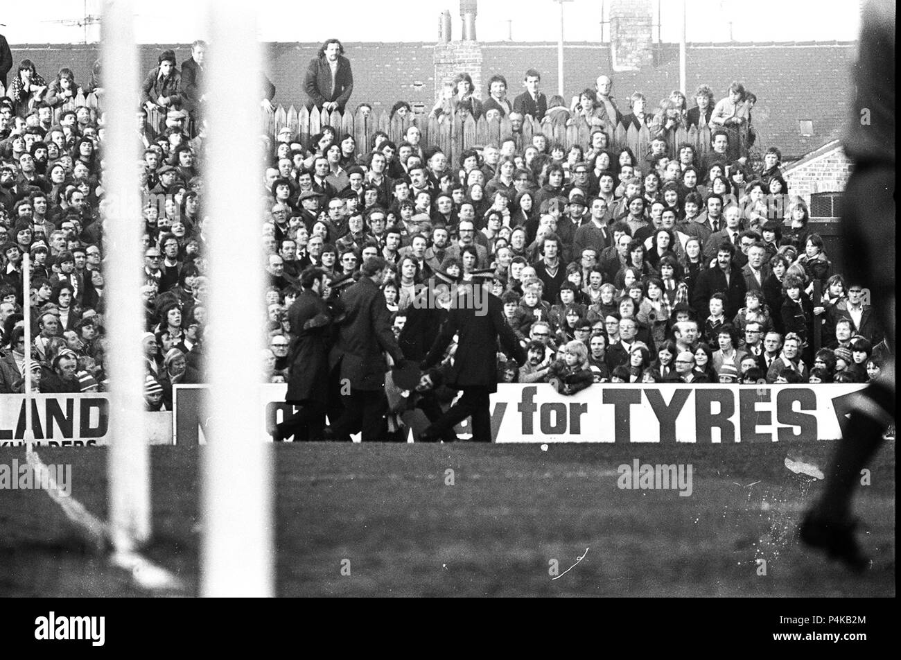 Leeds v Middlesborough 1975 Stock Photo - Alamy