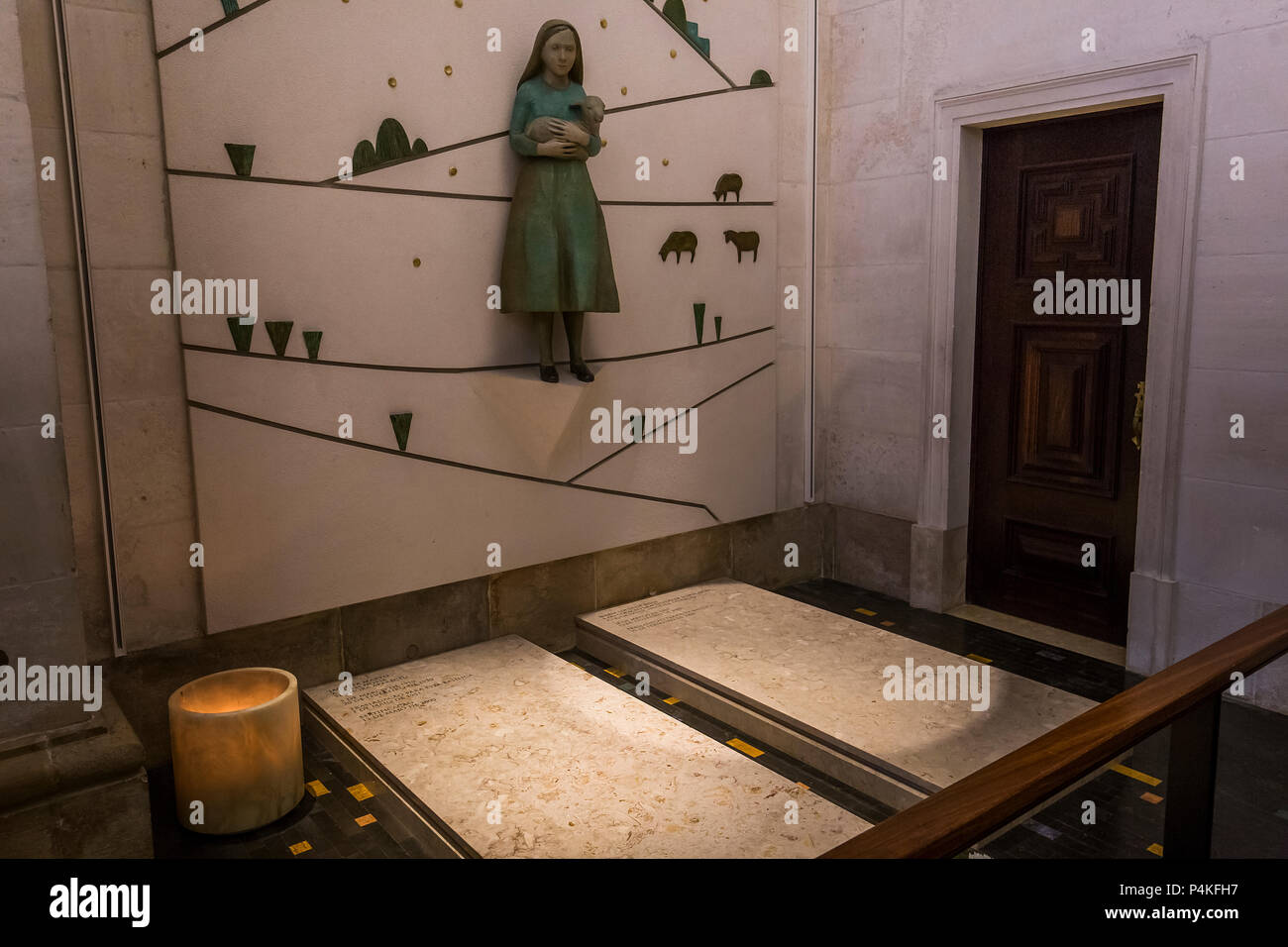FATIMA, PORTUGAL, JUNE, 21, 2017 : interiors and details of sanctuary ...