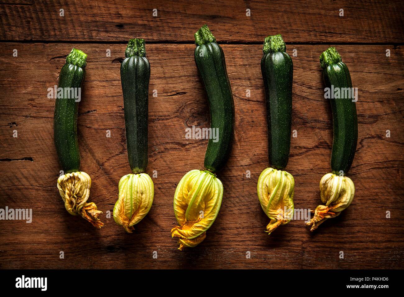 Courgettes plant from above hi-res stock photography and images - Alamy