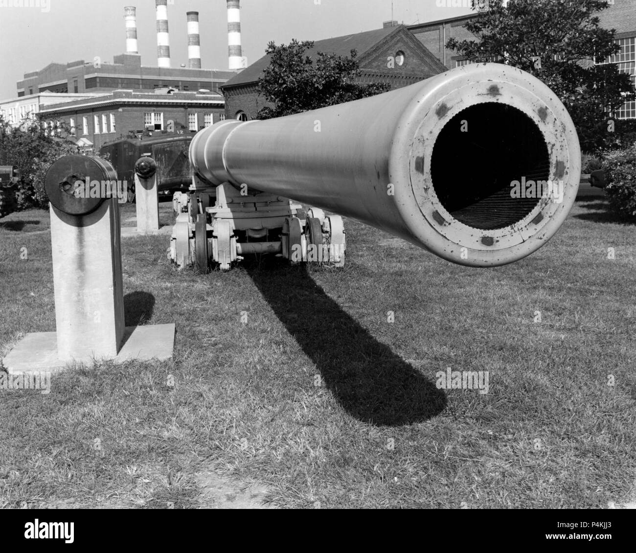 16-inch - 50 caliber gun - NH 81482 Stock Photo - Alamy