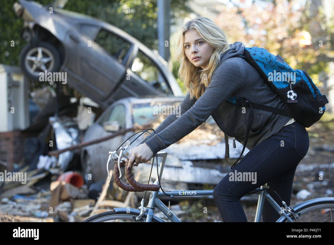 Original Film Title: THE 5TH WAVE. English Title: THE 5TH WAVE. Film ...