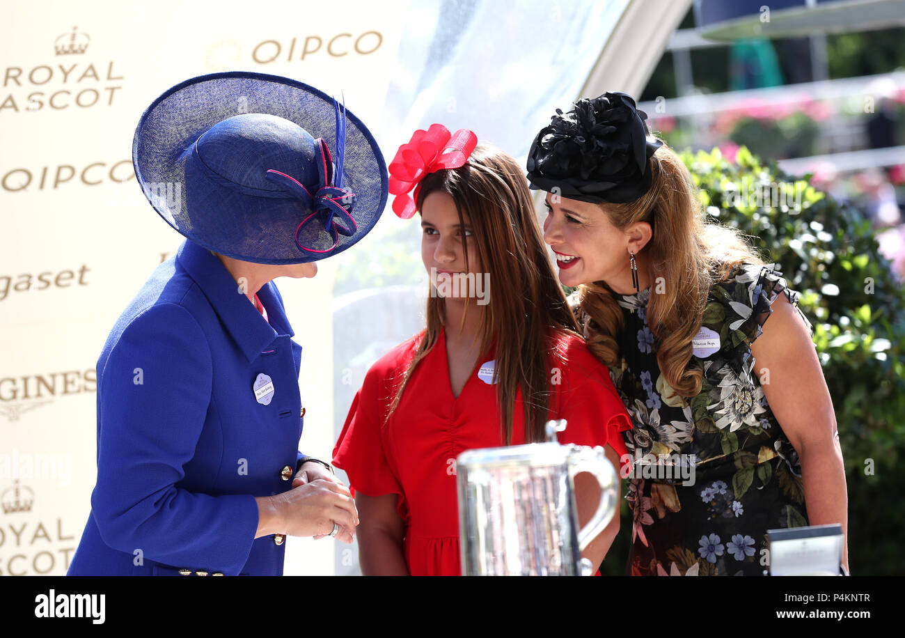 Princess Haya of Jordan (right) and daughter Sheikha Al Jalila bint ...