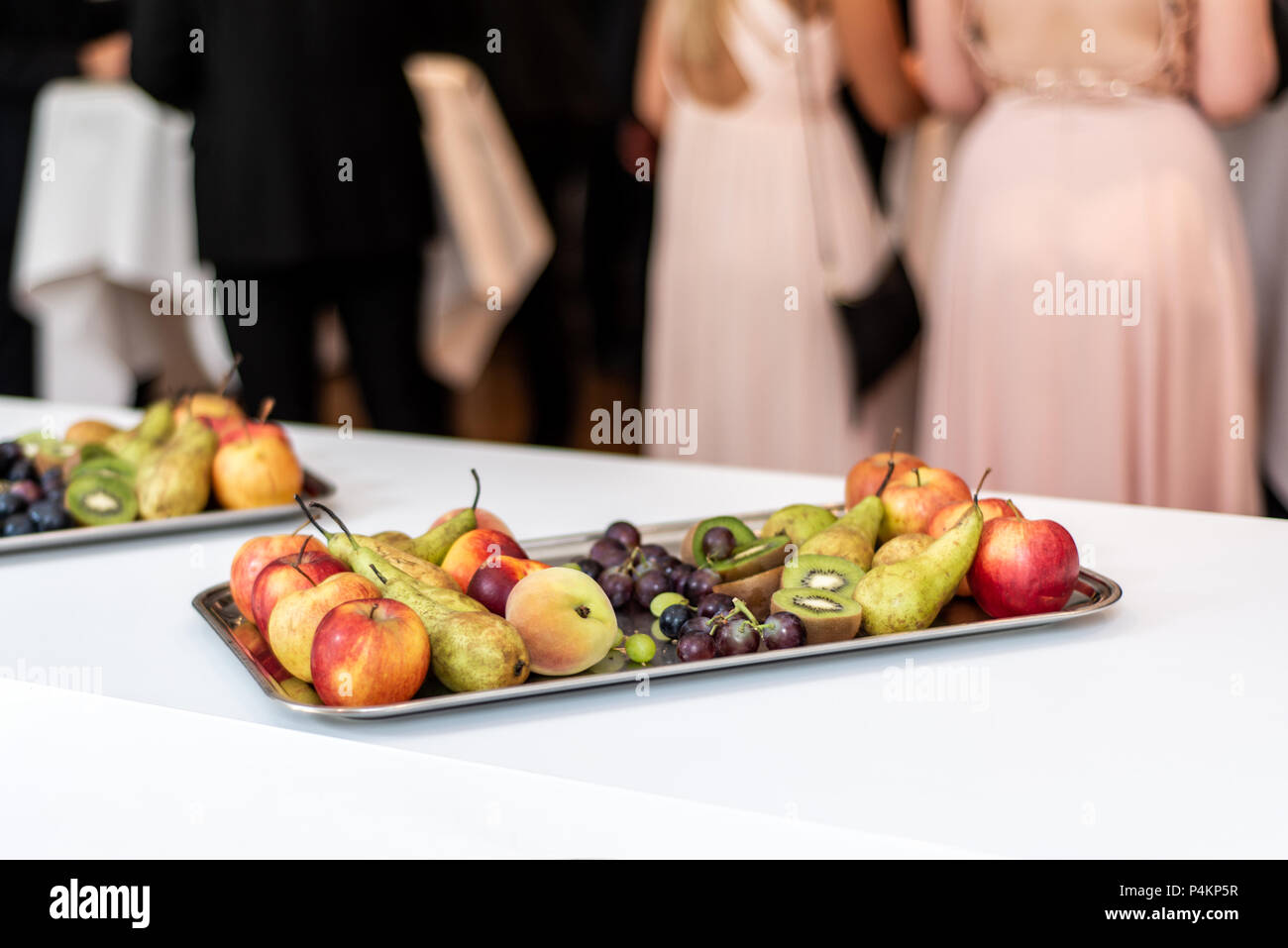 Buffet tropical fruit plate hi-res stock photography and images - Alamy