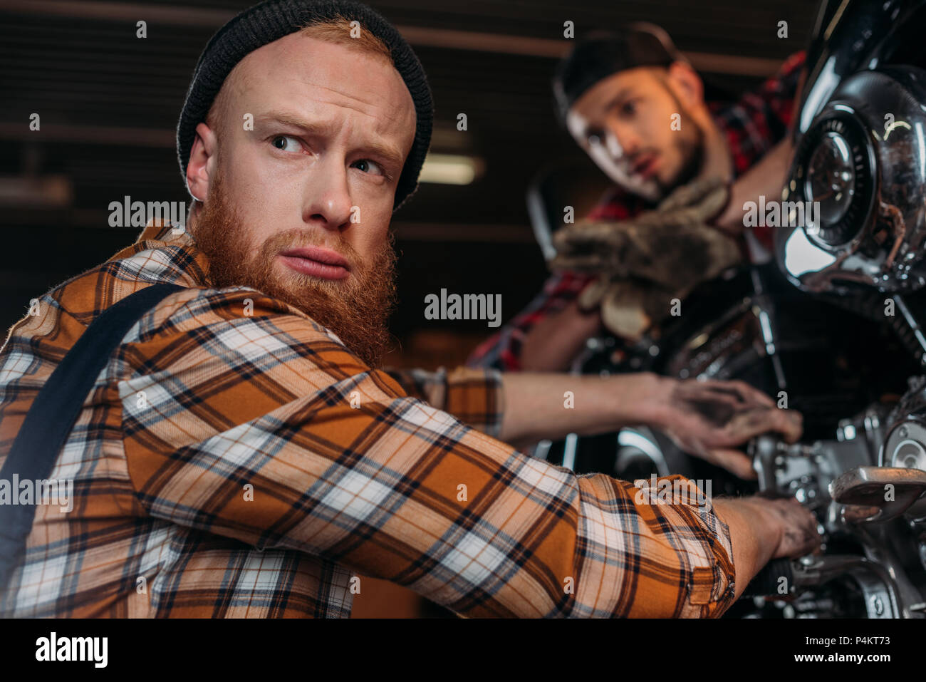 Old fashioned mechanics workshop garage hi-res stock photography and ...