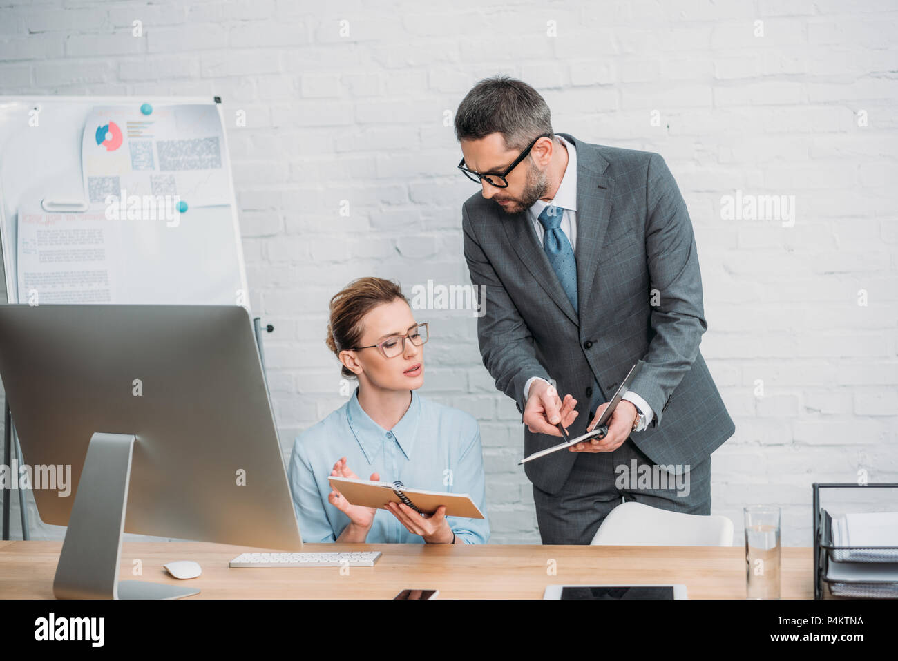 Wotking together hi-res stock photography and images - Alamy