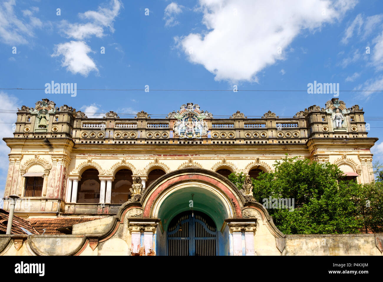 Chettinad mansion in Kanadukathan. Chettiars were rich, 19th-century ...