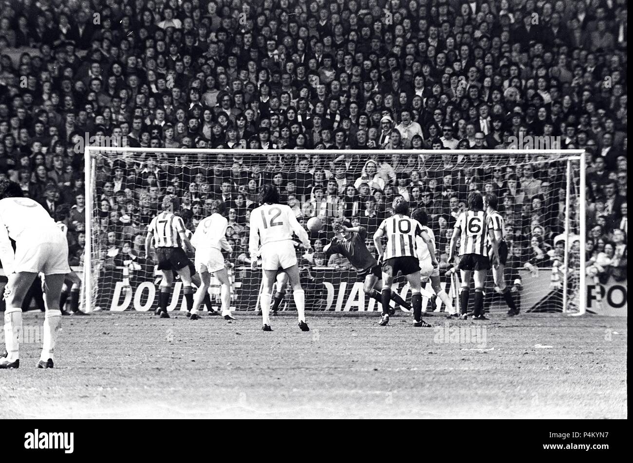 Sheffield v leeds hi-res stock photography and images - Alamy