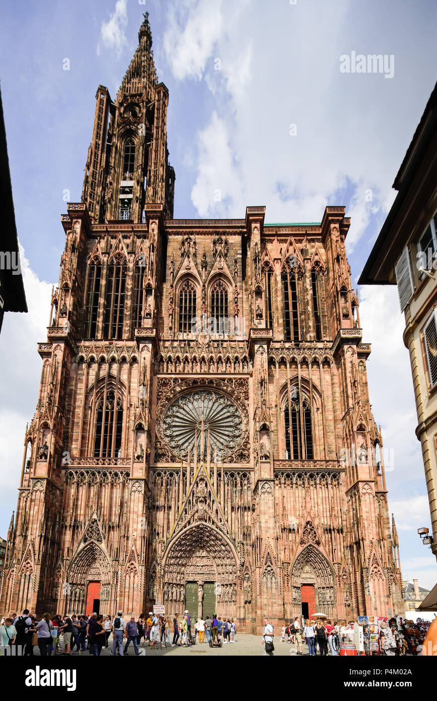 Strasbourg cathedral square hi-res stock photography and images - Alamy