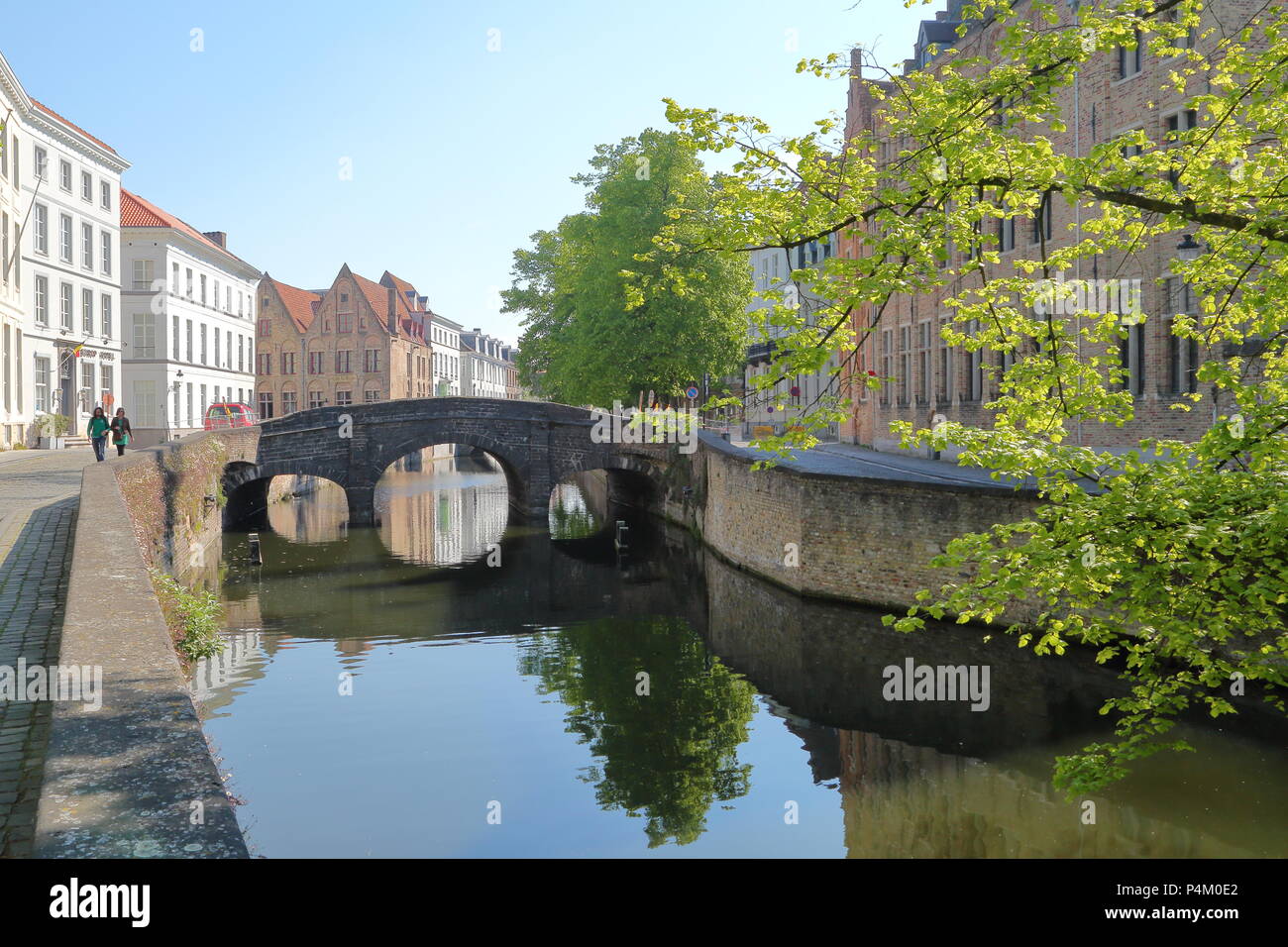 Medieval bridge over canal belgium hi-res stock photography and images ...