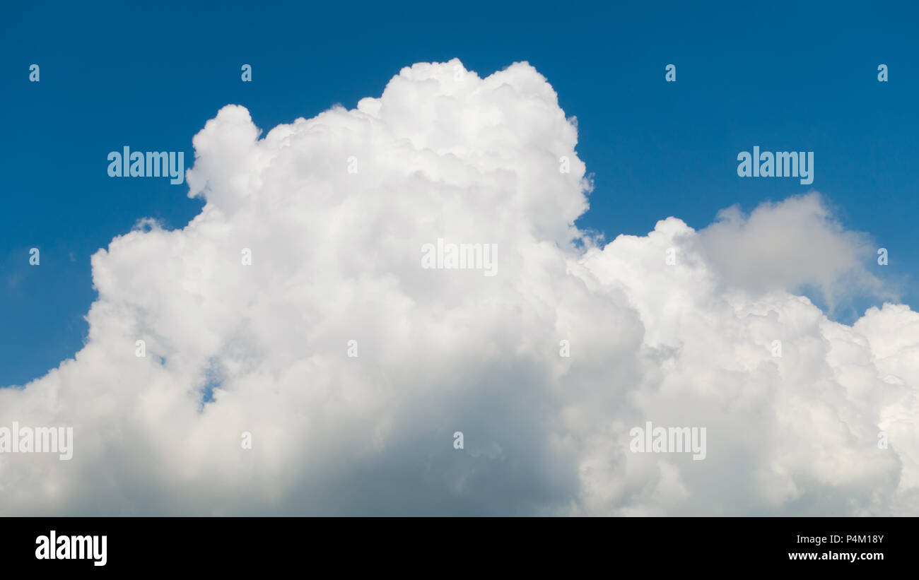 Rising thunder hi-res stock photography and images - Alamy