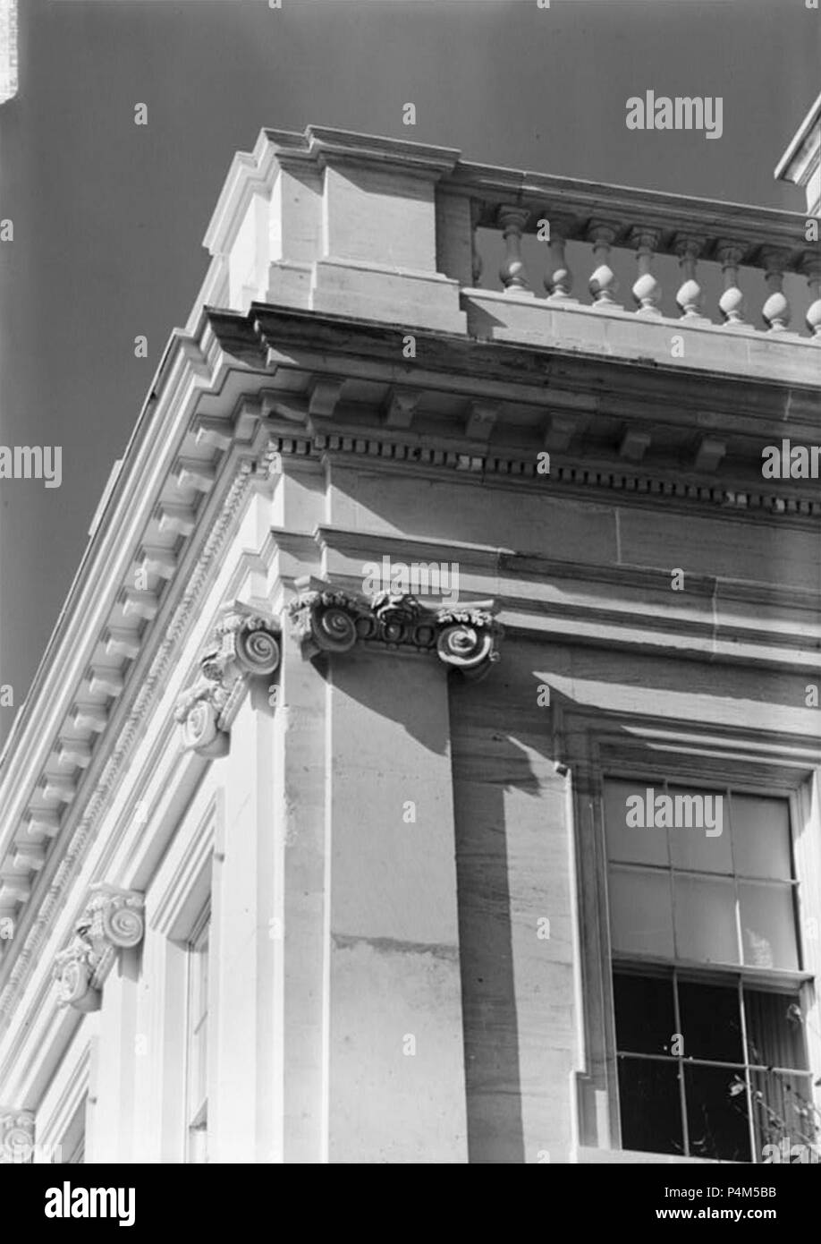Cornice detail Black and White Stock Photos & Images - Alamy