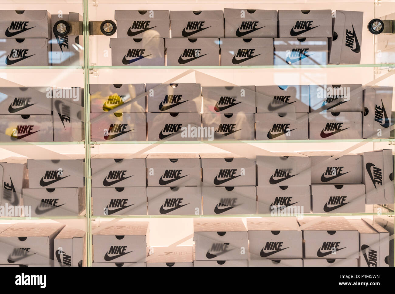 Nike logo shoe box hi-res stock photography and images - Alamy