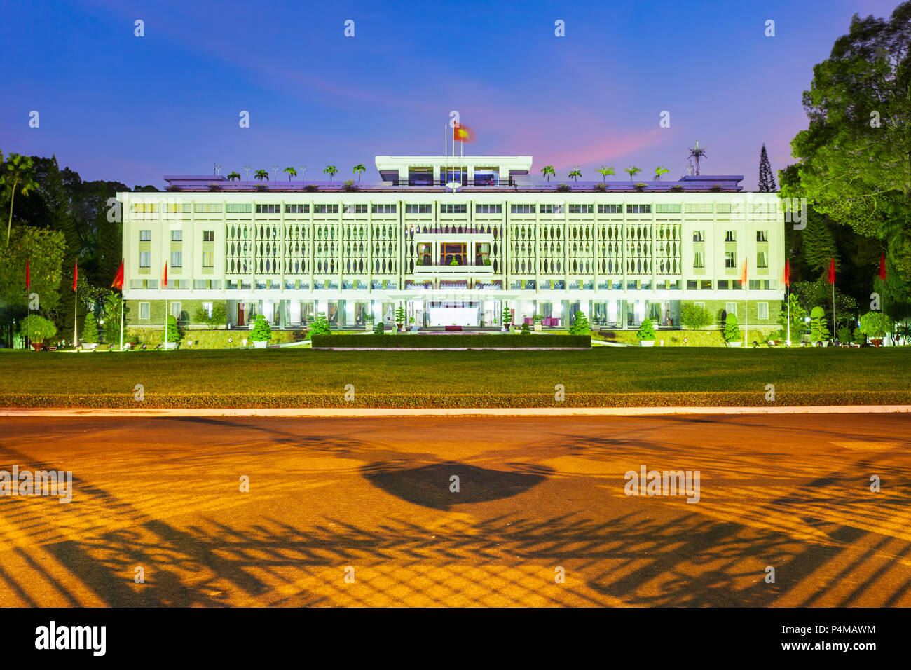 Dinh doc lap independence palace hi-res stock photography and images ...