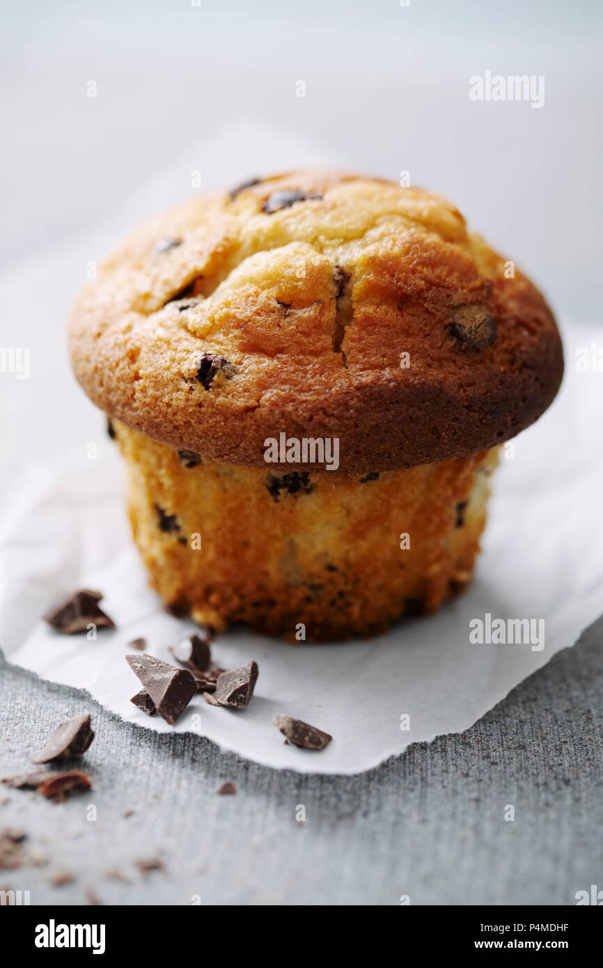 Coloured background muffin hi-res stock photography and images - Alamy