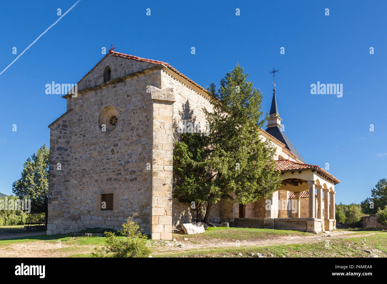 Chapel romanesque gallery hi-res stock photography and images - Alamy