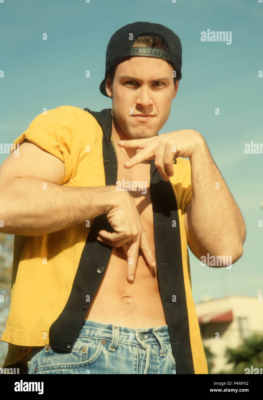 Harry and the hendersons hi-res stock photography and images - Alamy