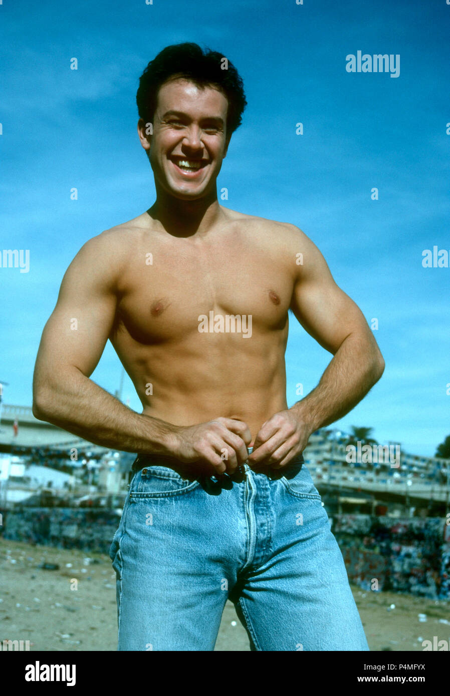 Harry And The Hendersons Stock Photos & Harry And The Hendersons Stock ...