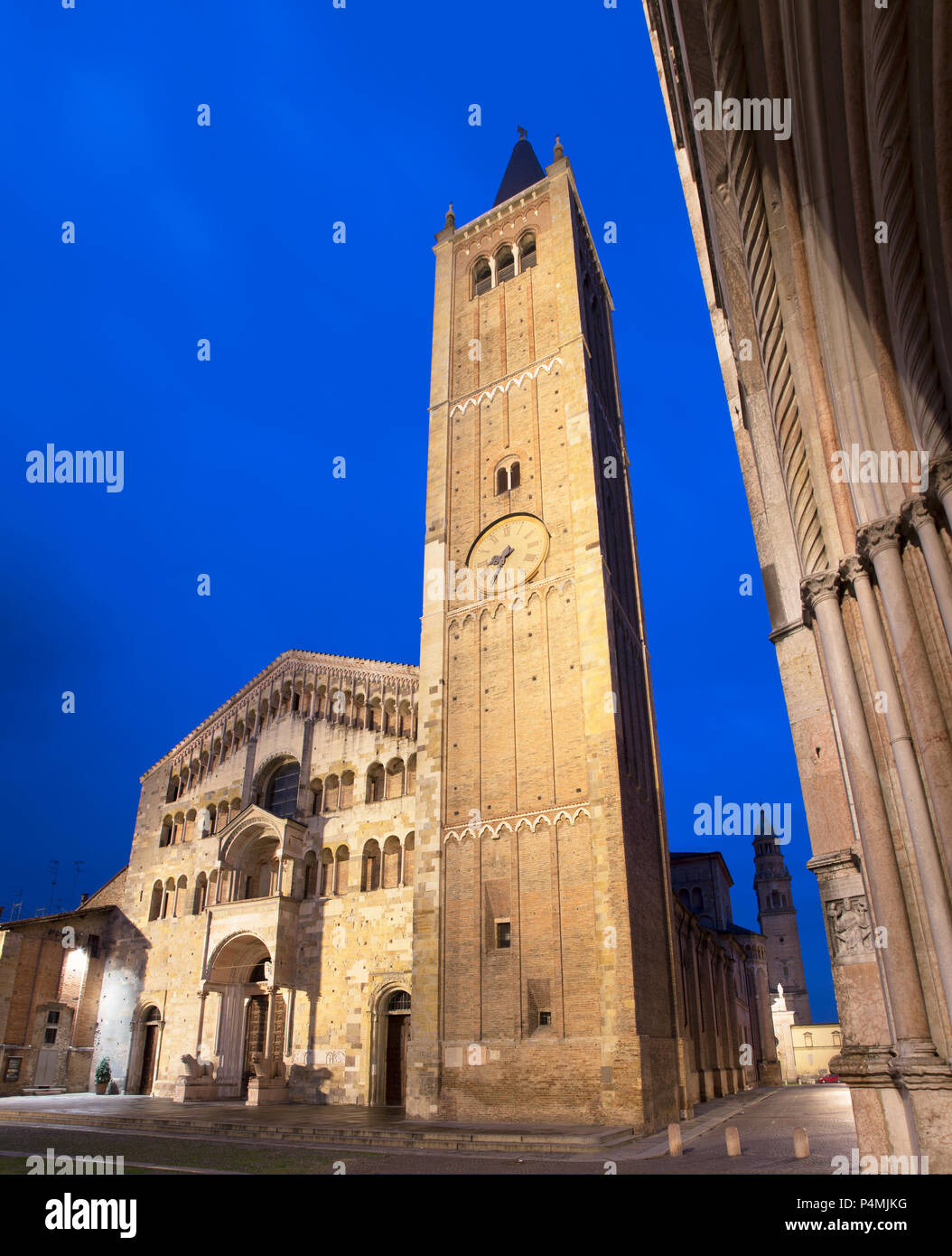 Cattedrale di parma hi-res stock photography and images - Alamy