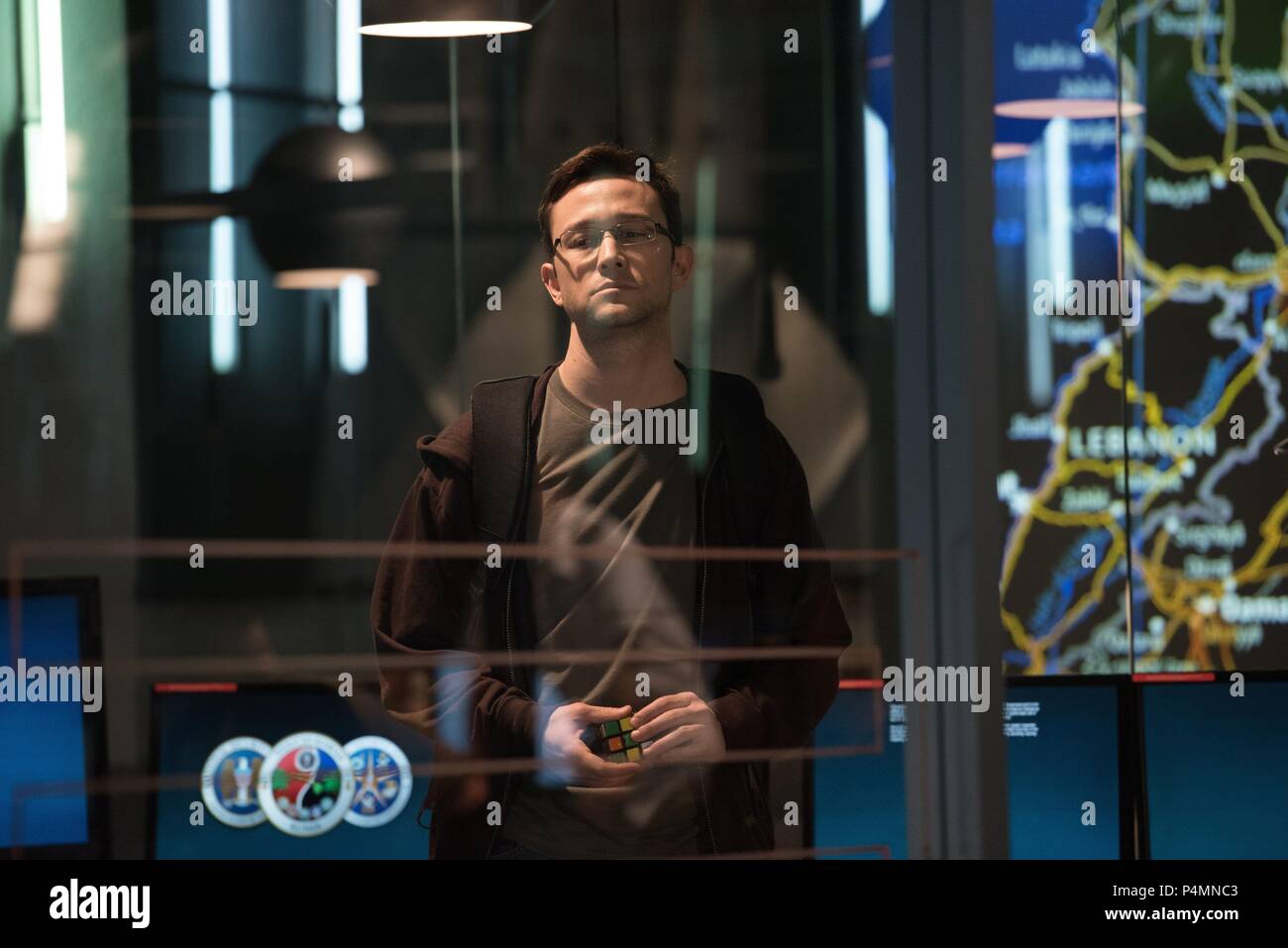 Original Film Title: SNOWDEN. English Title: SNOWDEN. Film Director ...