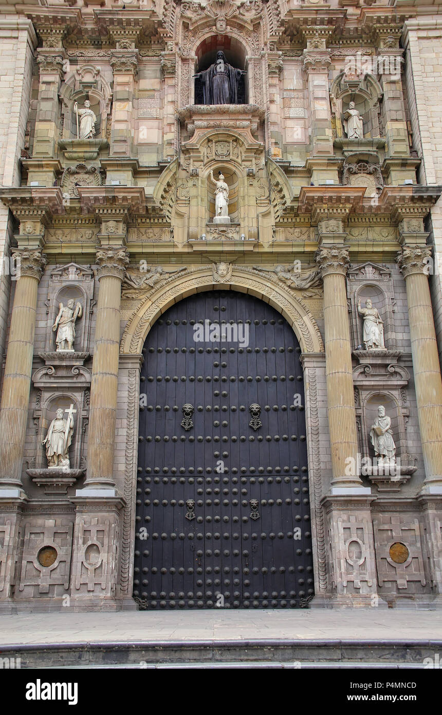 Main entrance Portada del Perdon (Door of forgiveness) of Lima ...