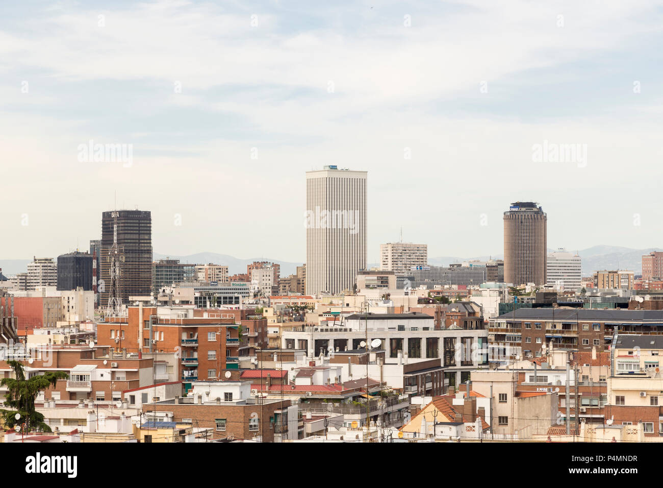 Stand out buildings hi-res stock photography and images - Alamy
