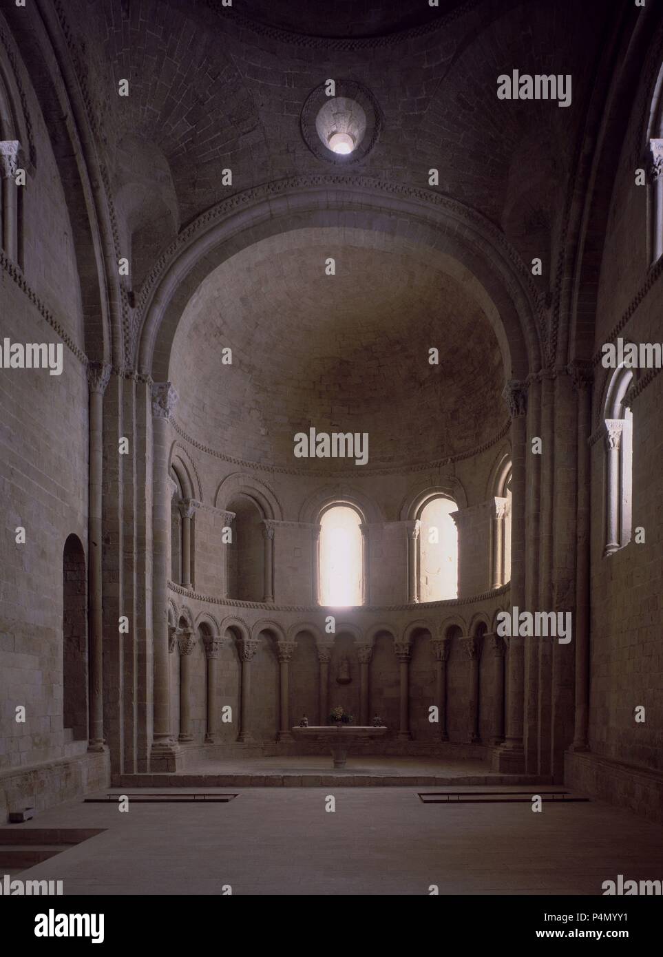 IGLESIA DEL CASTILLO DE LOARRE - PRESBITERIO - SIGLO XII - ROMANICO ...