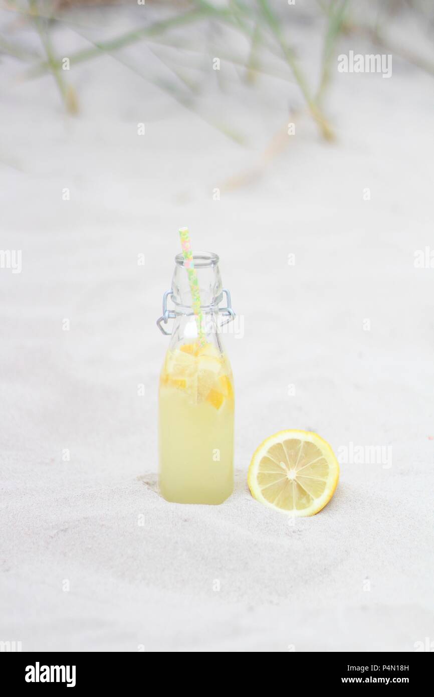 Pop top bottles hi-res stock photography and images - Alamy