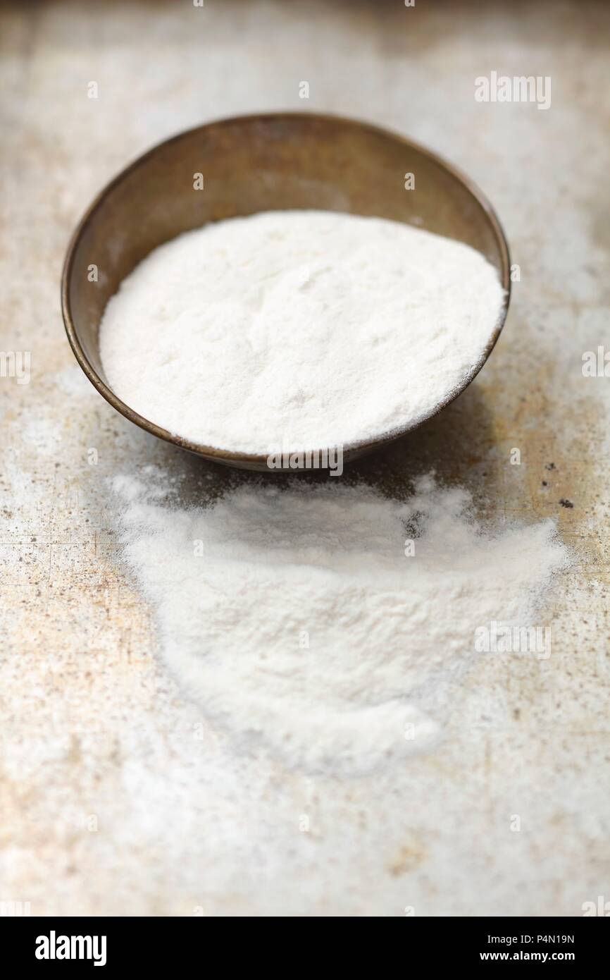 Bowls raw rice flour hi-res stock photography and images - Alamy