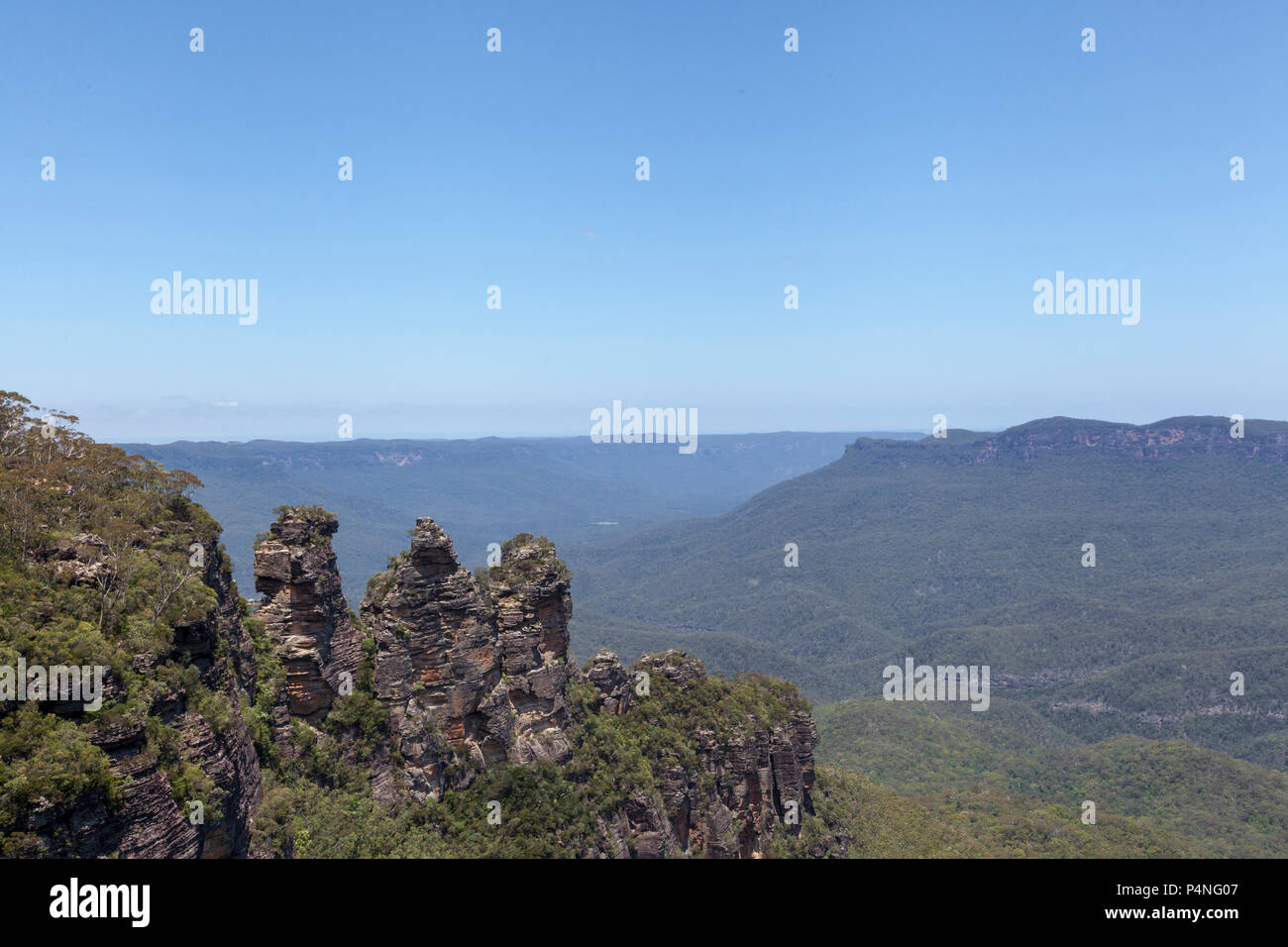 The Three Sisters From Echo Point, Blue Mountains National Park, NSW ...