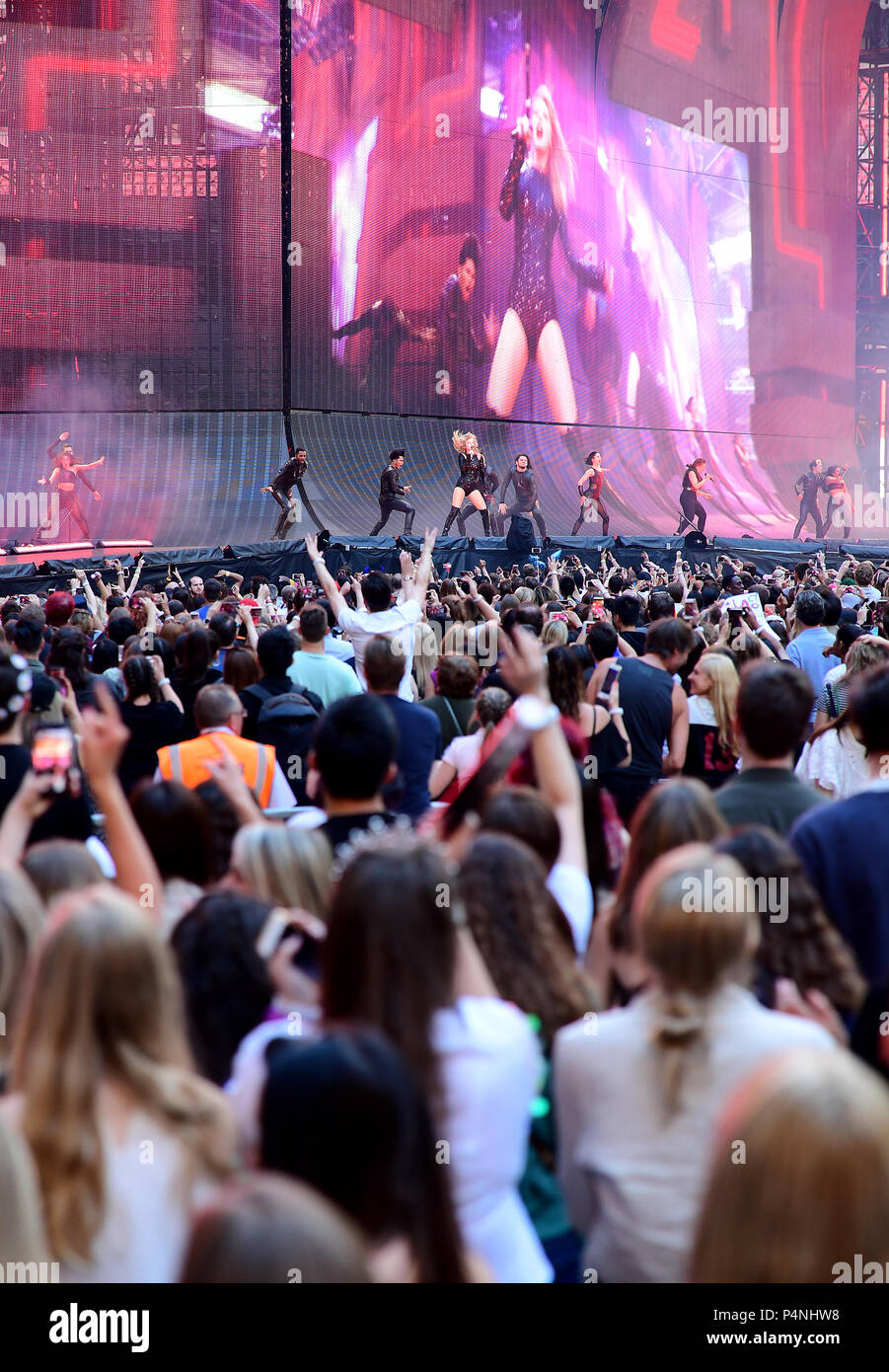 Taylor Swift performing on stage during the Reputation Stadium Tour at ...