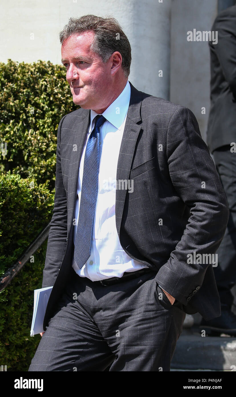 Dale winton piers hi-res stock photography and images - Alamy