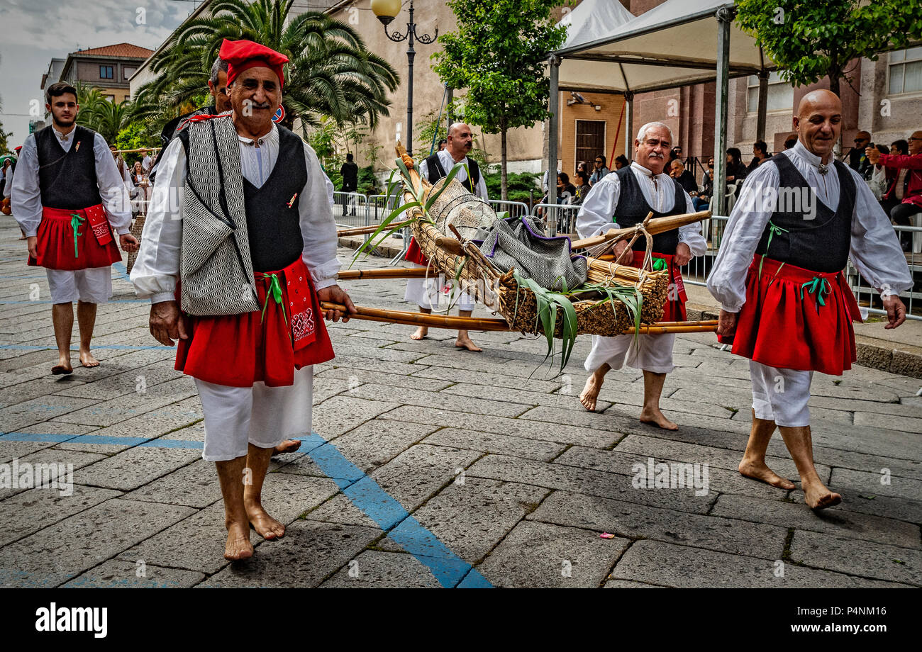 Italy Sardinia Sassari " Cavalcata Sarda " Festival - Gli Scalzi Cabras ...